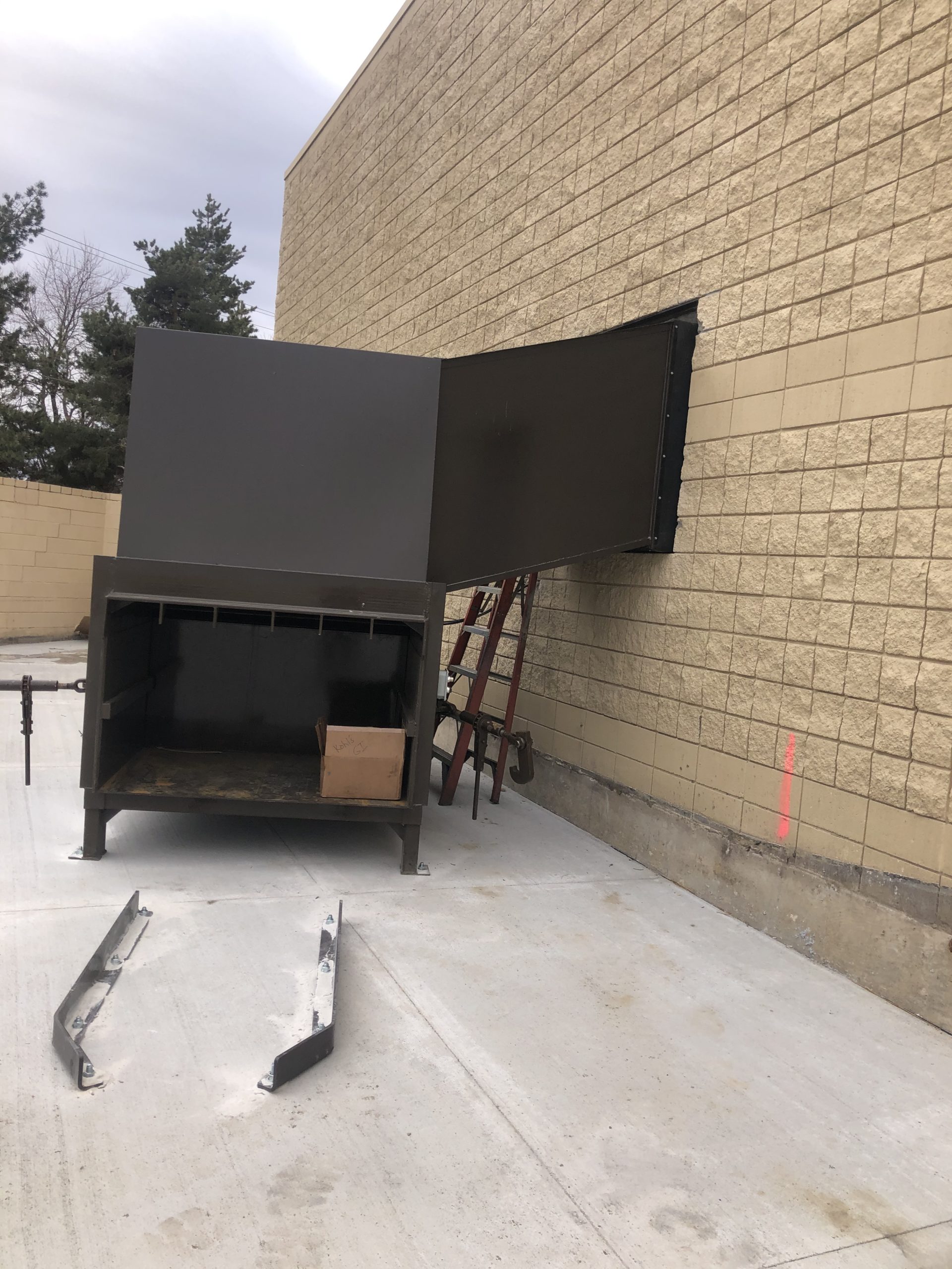 Khols Compactor Install for JWR - Solid Waste Equipment Co., Inc.